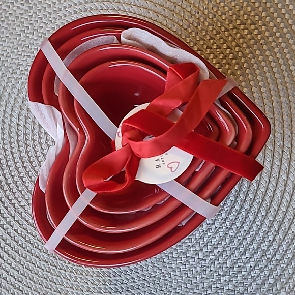 Rae Dunn | Kitchen | Rae Dunn Heart Measuring Cups | Poshmark